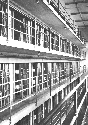 Cell Tiers + Vanishing Point Perspective = Prison Photography ...