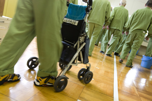 Jeremy Sutton-Hibbert: Aging Japanese Prisoners | Prison Photography